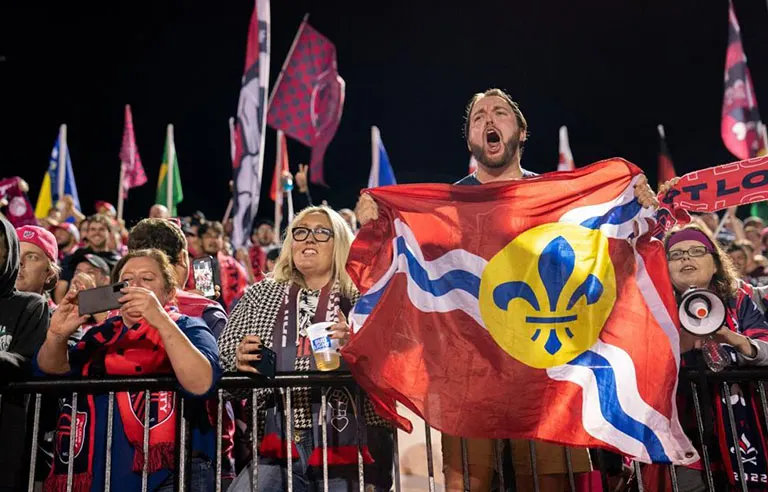 Saint Louis vs. St. Louis Flag: What’s the Difference?
