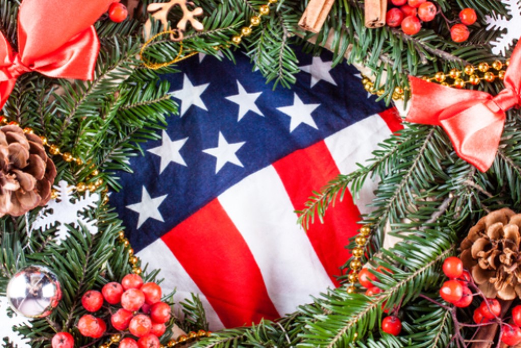 10 Stunning American Flag Christmas Decoration Ideas